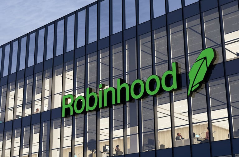 Supreme Court Seeks Solicitor General's View of Robinhood's Appeal of ...