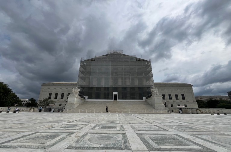 Supreme Court Asks for More Briefs Over Trump's National Guard ...