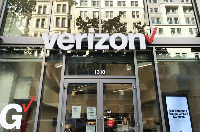 Verizon Acquisition of Frontier Wins Tentative OK From California ...